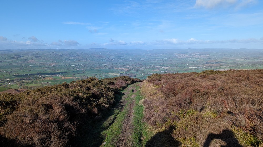 Moel Famau Circular Walk from Cilcain Viewpoint Carpark – NEARLY UPHILL ...